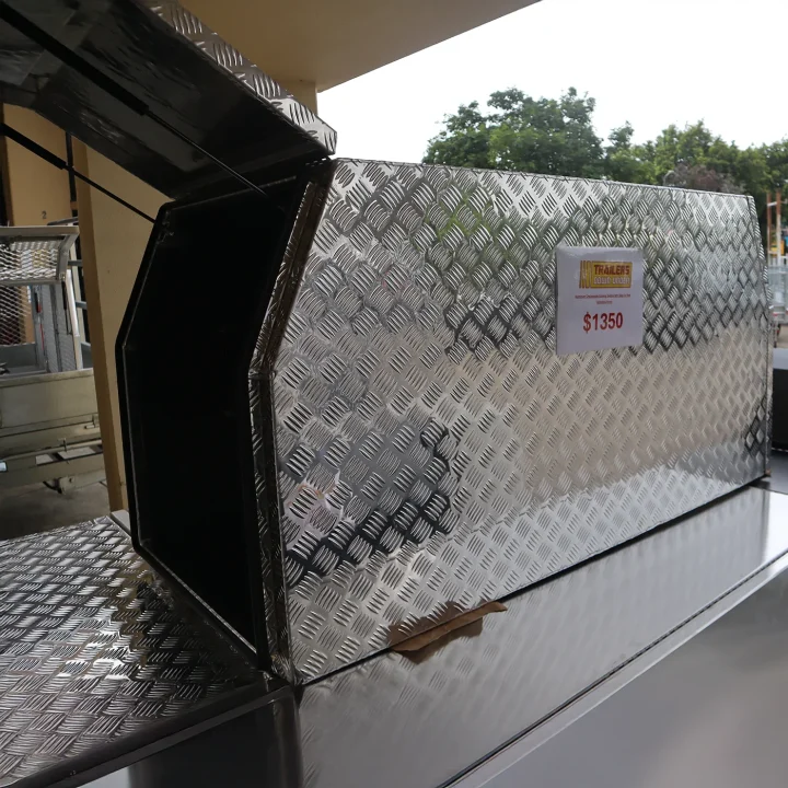 Aluminium Checkerplate Galwing Toolbox with Slide out Shelf